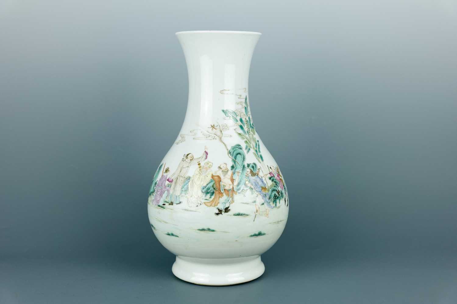 A rare and extremely fine Chinese famille rose Hu-form | Barnebys
