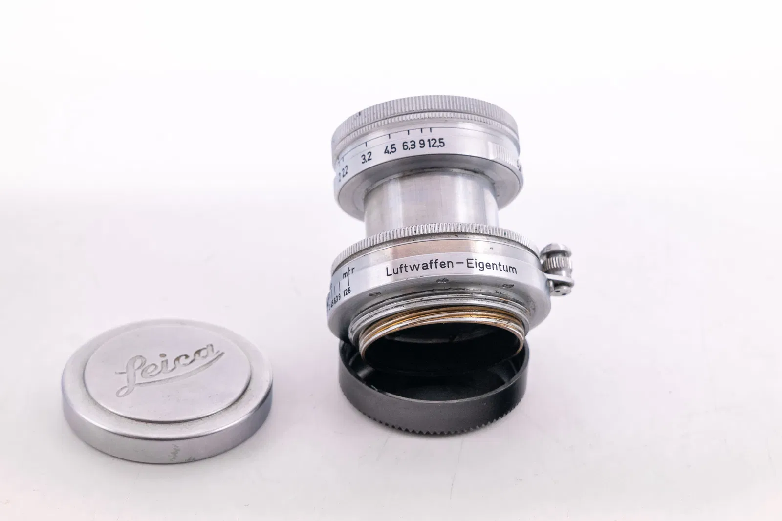 50mm Summitar f2 Luftwaffen-Eigentum Nr. 584890 | Barnebys
