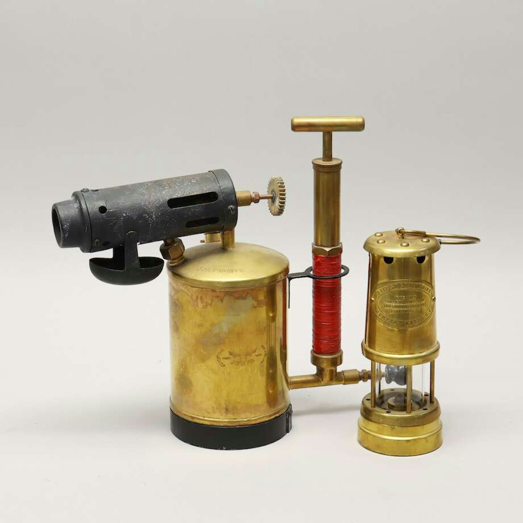 Find past auction results & realized prices on Barnebys’ results database.