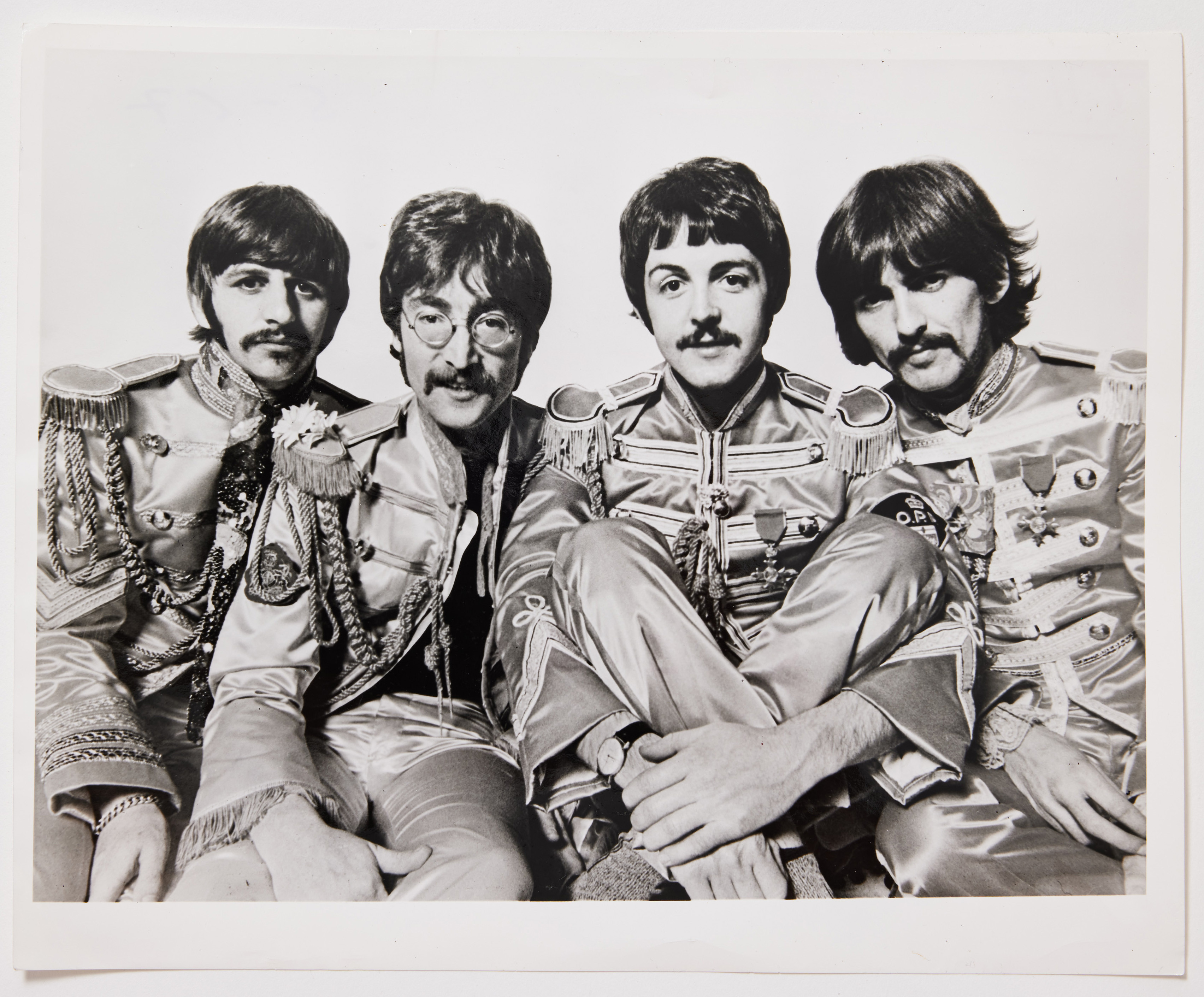 THE BEATLES, fotografi av Michael Ochs, 1967. | Barnebys