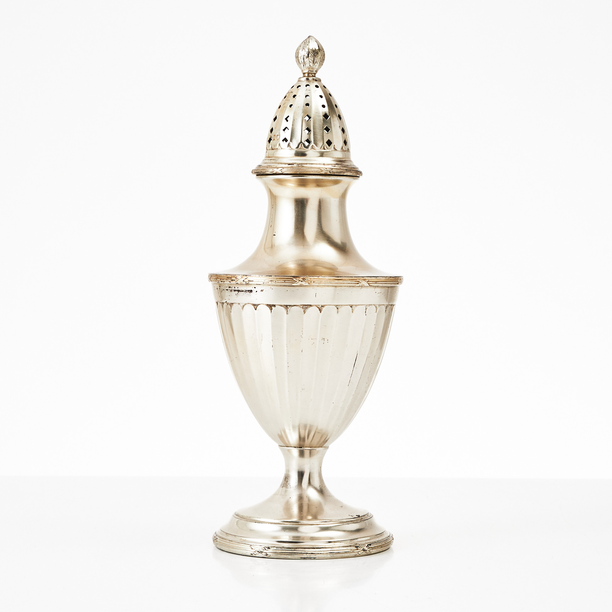 SOCKERRUSKA, sterlingsilver, Robert Henell & SNS, London 1906. | Barnebys