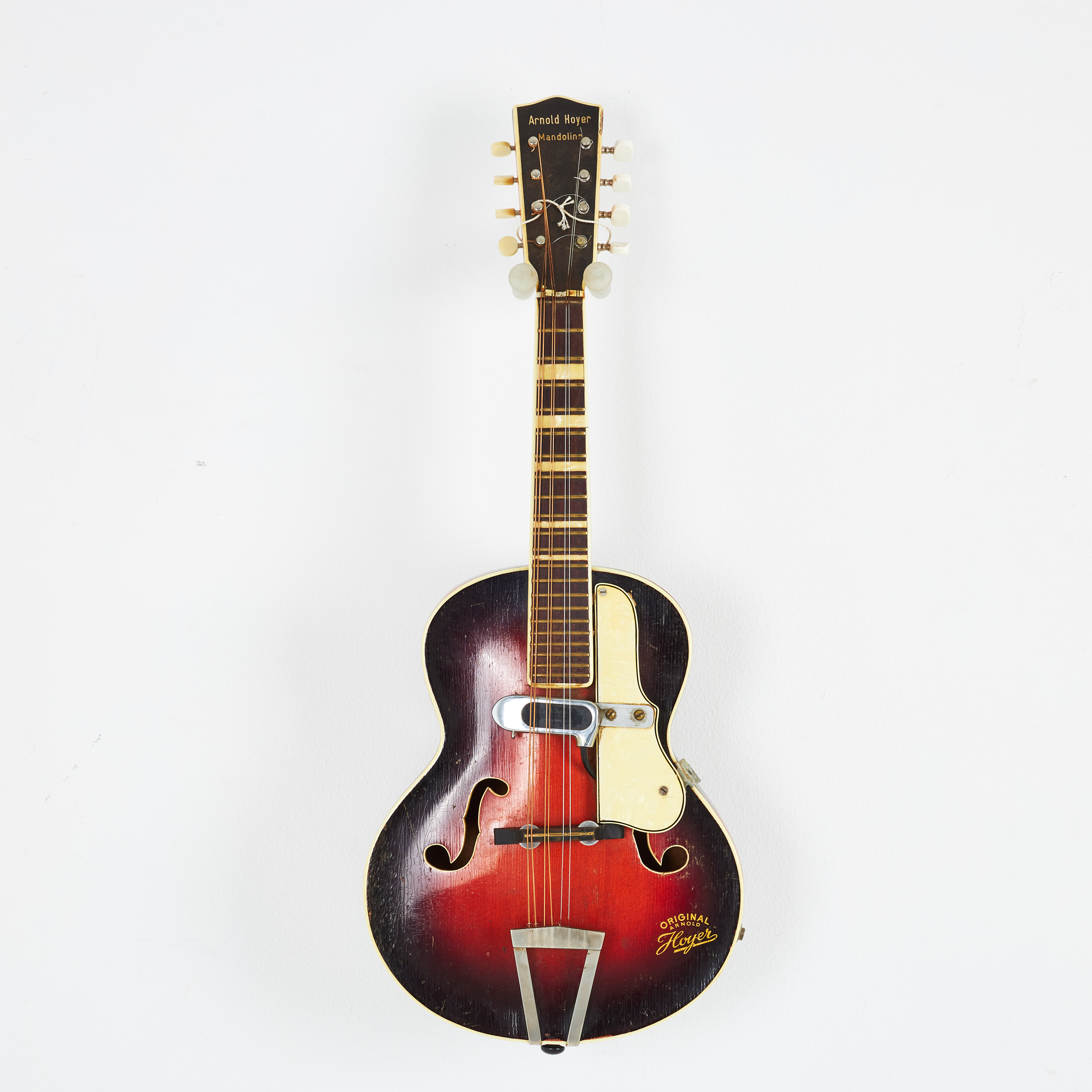 ARNOLD HOYER, mandolin, archtop, sunburst, med Dearmond floating pickup ...