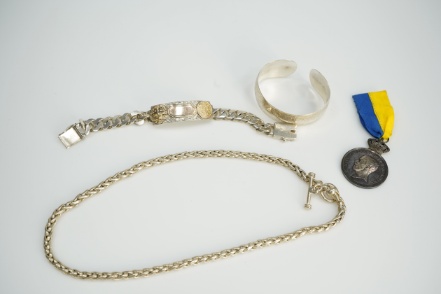 Delta - Indigenous People – Native Americans - Fountain pen | Barnebys