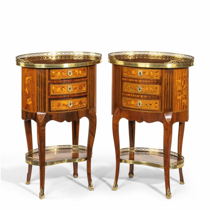 A pair of French rosewood marquetry petits commodes | Barnebys