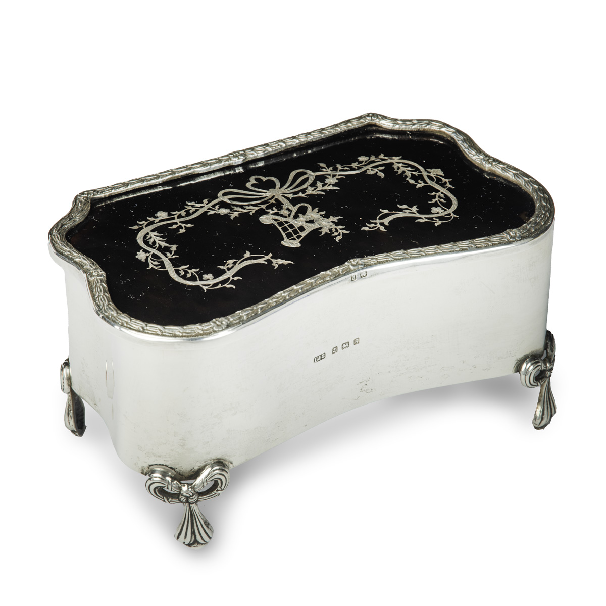 A large Edwardian shaped rectangular silver and tortoiseshell piqué box ...