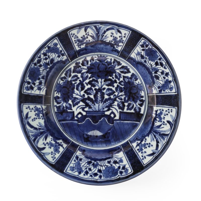A Japanese Edo period export porcelain charger | Barnebys