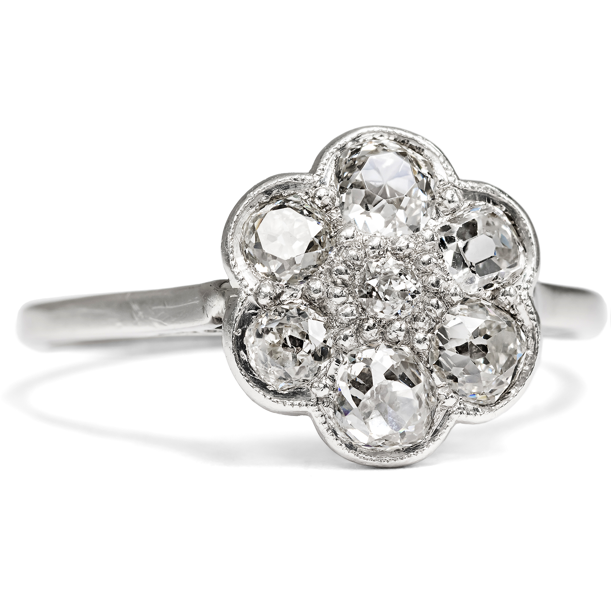 Antique Daisy Ring with Old Cut Diamonds in White Gold, c. 1920s | Barnebys