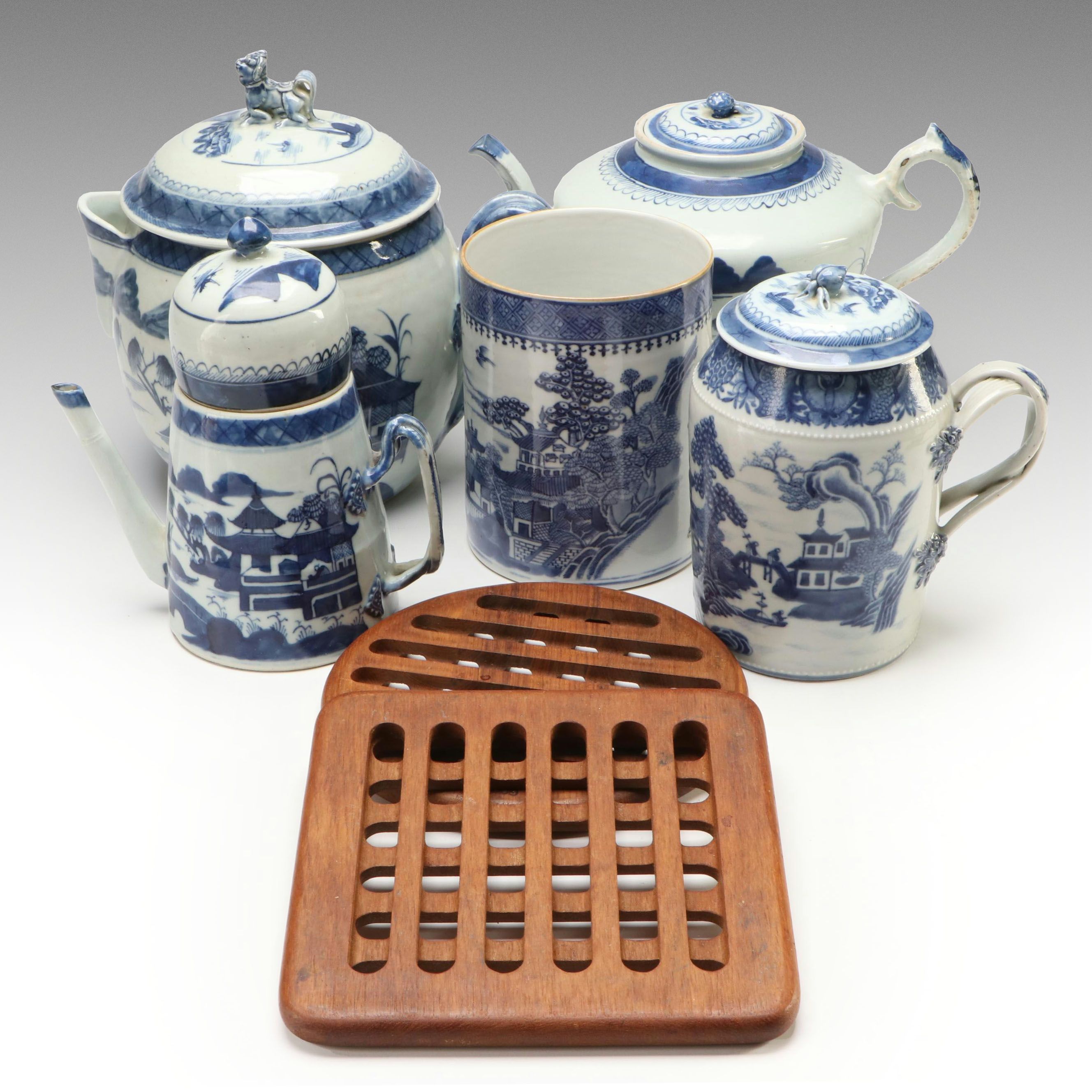 Chinese Export "Nanking" Pattern Blue and White Porcelain, 18th/19th ...