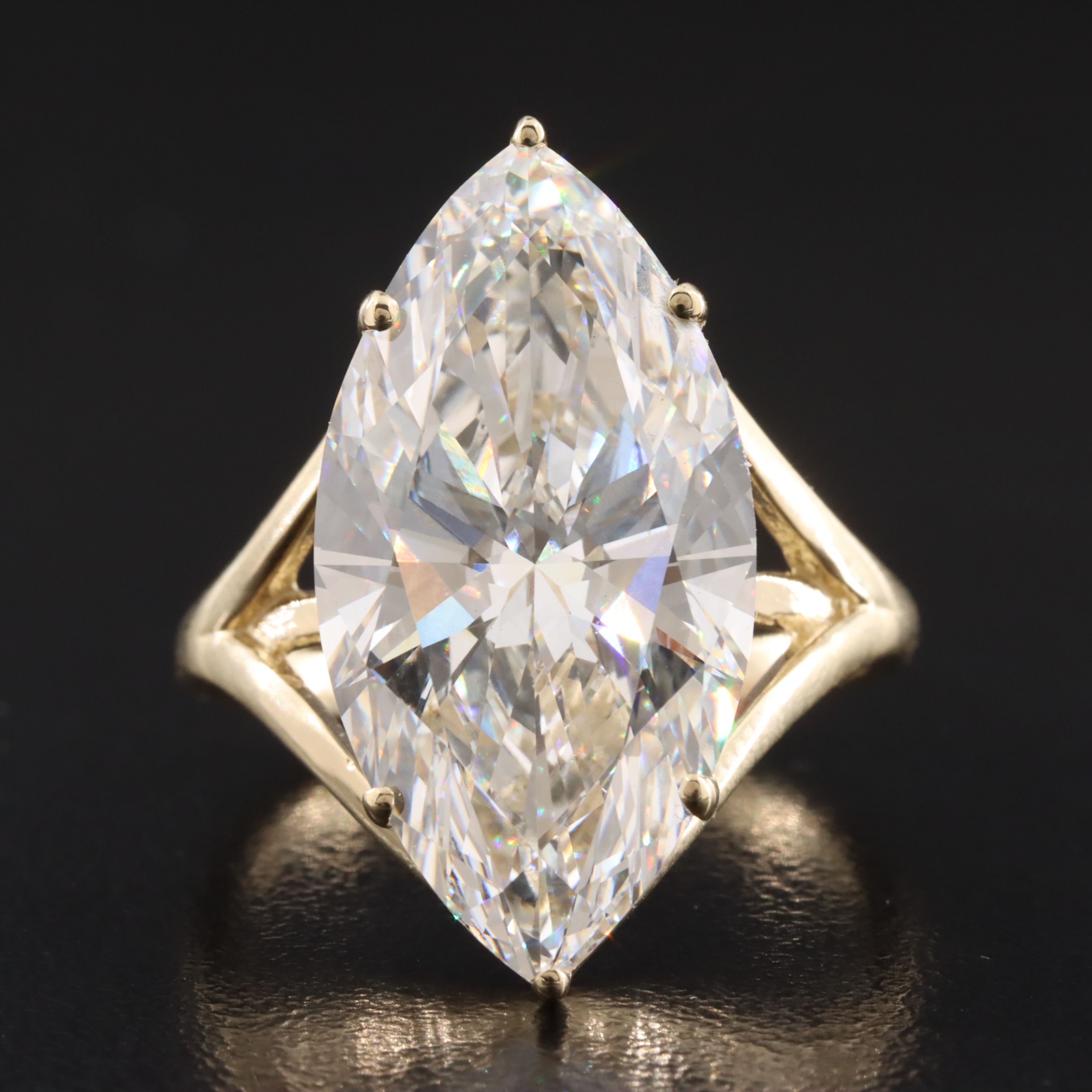 14K 10.25 CT Lab Grown Diamond Solitaire Ring with IGI Report | Barnebys