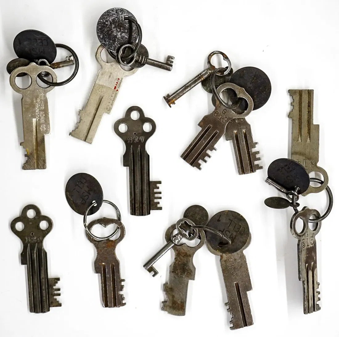 Vintage & Antique Prison Keys (14). They measure 3 | Barnebys