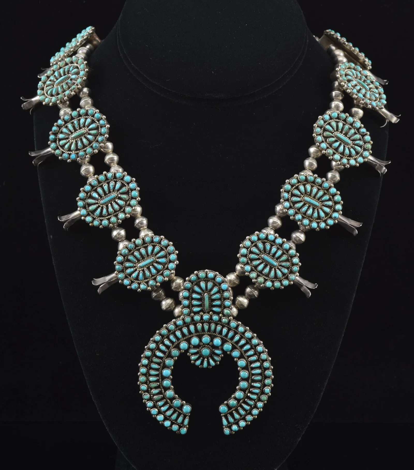Arje Griegst: A necklace and pendant in pewter and procelain set with ...
