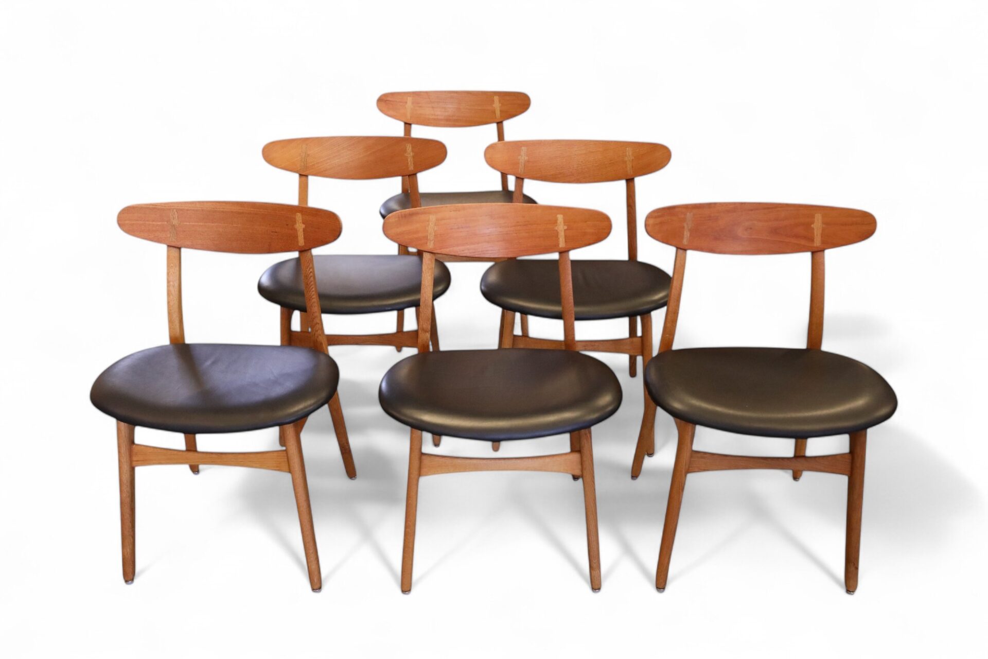 Hans J Wegner stol modell CH30 i teak och ek. 52 cm bred | Barnebys