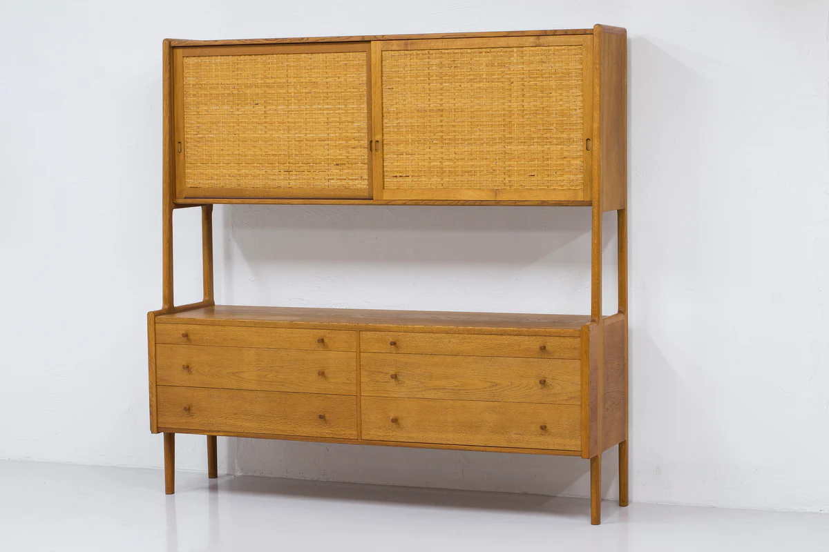 RY20 cabinet by Hans J. Wegner | Barnebys