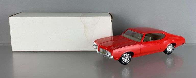 X-El Reissue 1970 Oldsmobile 442 Rallye Red Dealership Promo Car | Barnebys