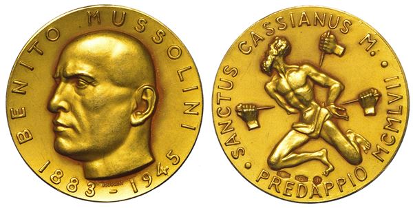 MUSSOLINI. Medaglia in oro 1957. Traslazione della salma di Mussolini ...