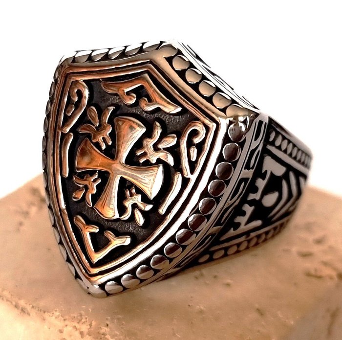 Knightess – Order of the Templars – Pattée Cross – Seal of Faith | Barnebys