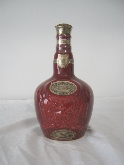 Chivas Regal 21 years old Royal Salute - b. 1990s - 70cl | Barnebys