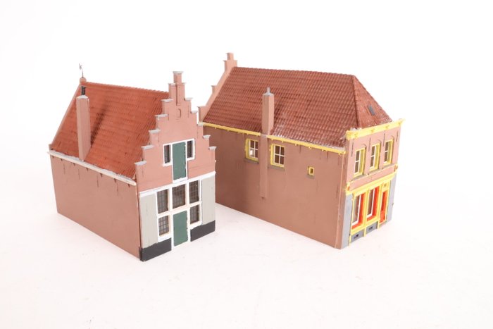 Artitec, Tilly Models(?) H0 - Model train buildings (2) - 17th-century ...