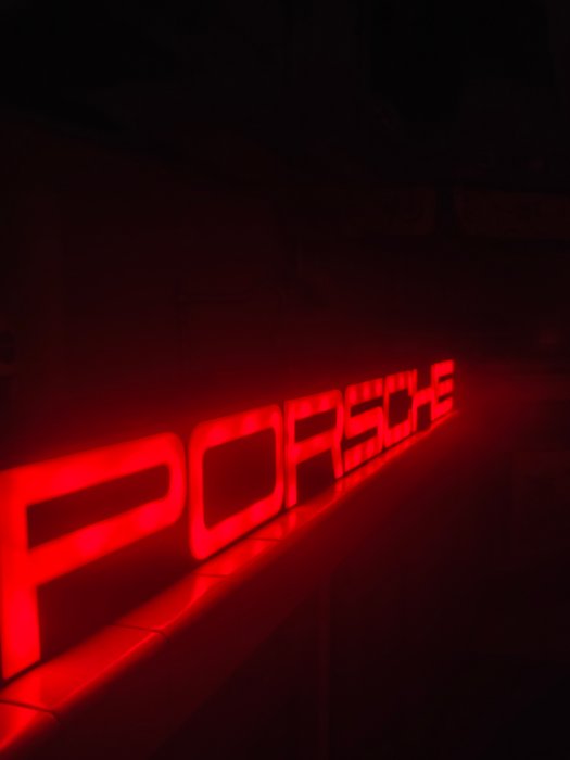 150cm RGB Sign - Porsche - 2025 | Barnebys
