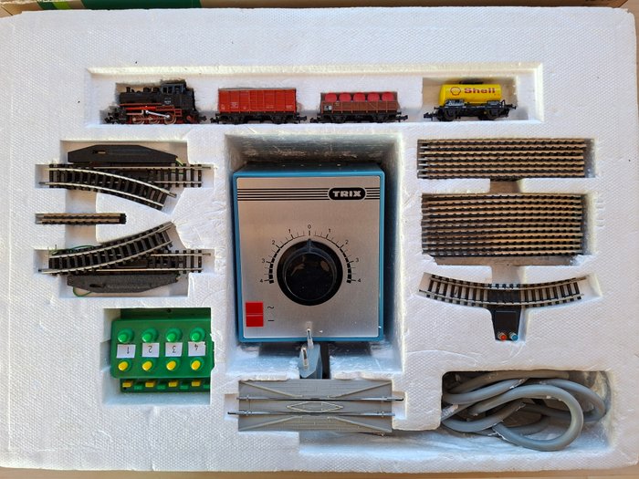 Minitrix N - 1046 - Starter set (1) - Master set with rail switch ...