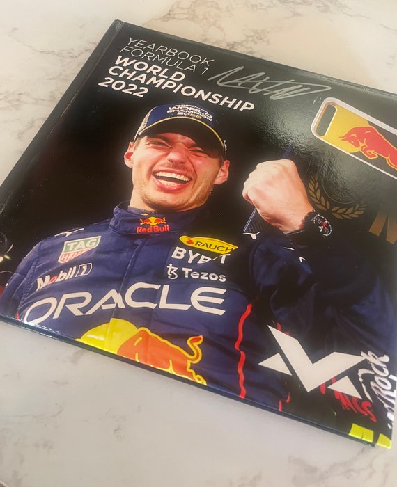 Red Bull Racing - Max Verstappen - 2022 - Sports book | Barnebys