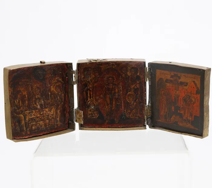 Travel icon - Trinidad, Christ triumphant and Crucifixion - Wood | Barnebys