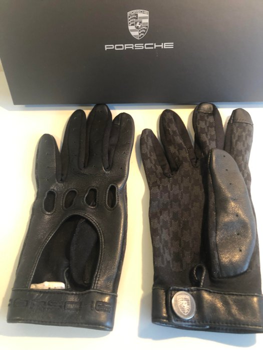 Beautiful female voodoo fetish. Vodoun, Voodoo, Vodou. - Benin | Barnebys