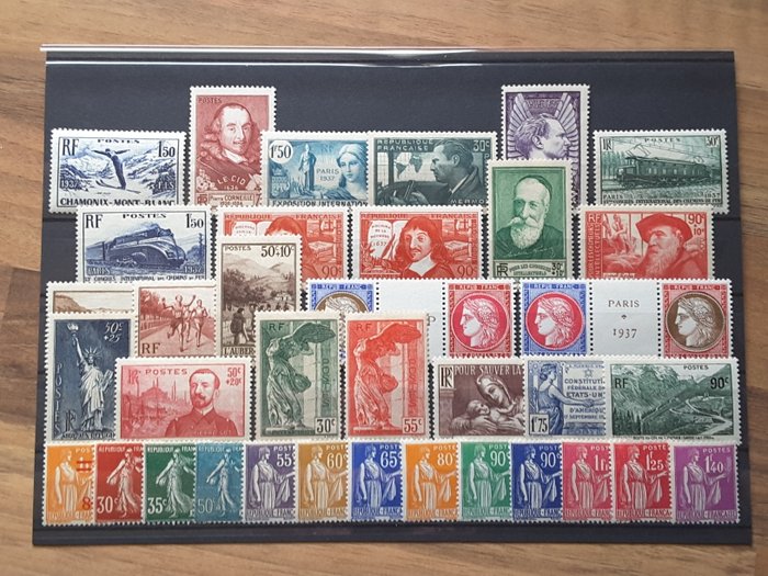 Belgium - 16 Philately books (without the stamps) with black and white ...