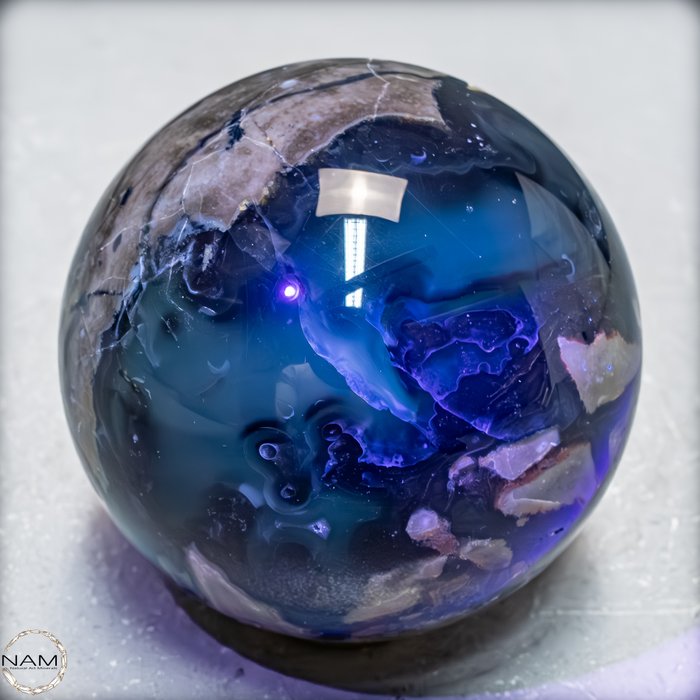 Very Rare! UV-Reactive Mossagate Sphere from Brazil- 675.28 g | Barnebys
