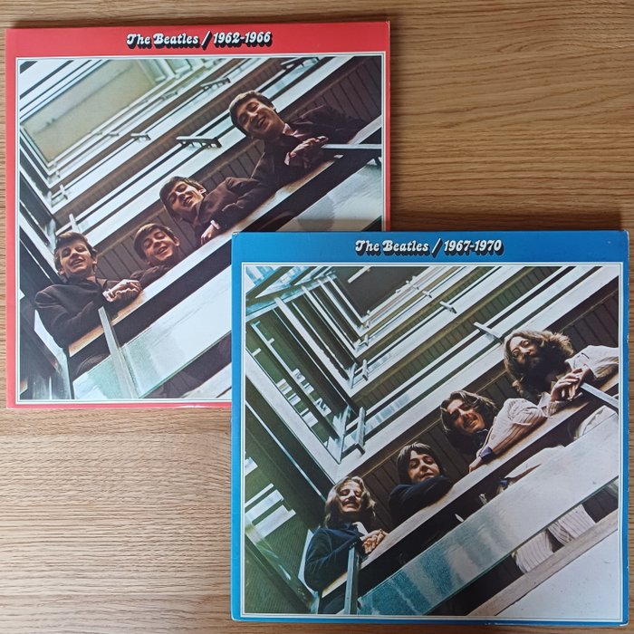 Beatles - The 'Red & Blue' albums - LP - 1973 | Barnebys