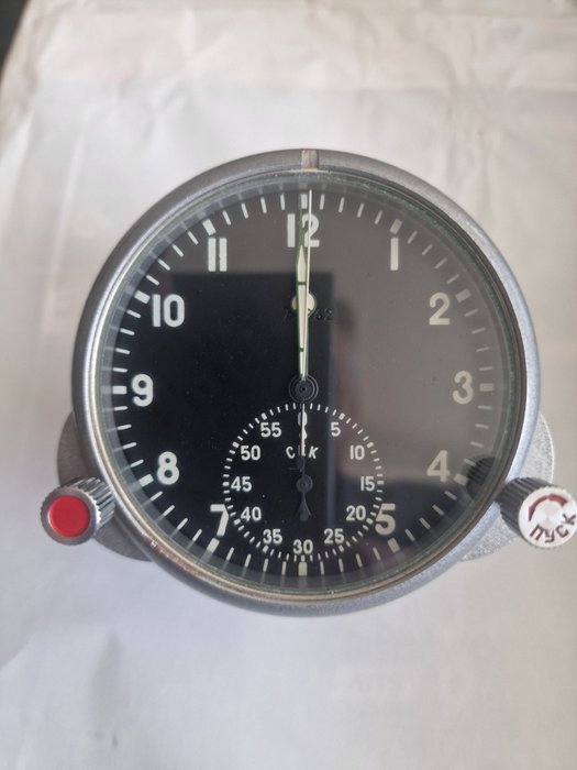 Russian CHP-60 military MiG aircraft cockpit clock - 1960s | Barnebys