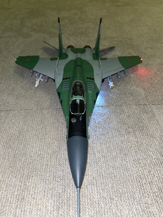 Elite Scale model Sukhoi Su-27 family (Su-35 style) MIG-29A - 1990-2000 ...