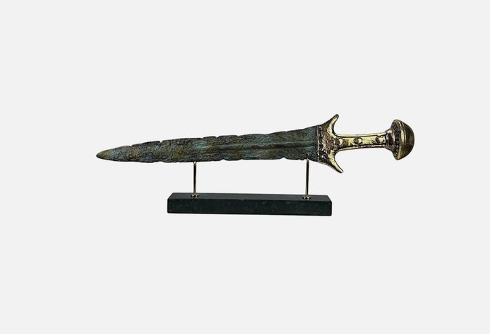 Replica of a Mycenaean Bronze Sword - Schwert - Late Bronze Age | Barnebys