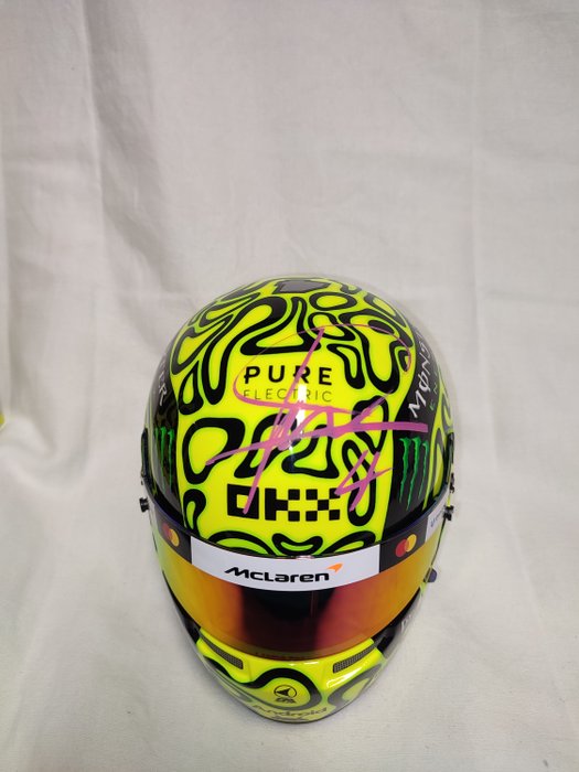 Mclaren - Lando Norris - 2025 - 1/2 Scale helmet | Barnebys