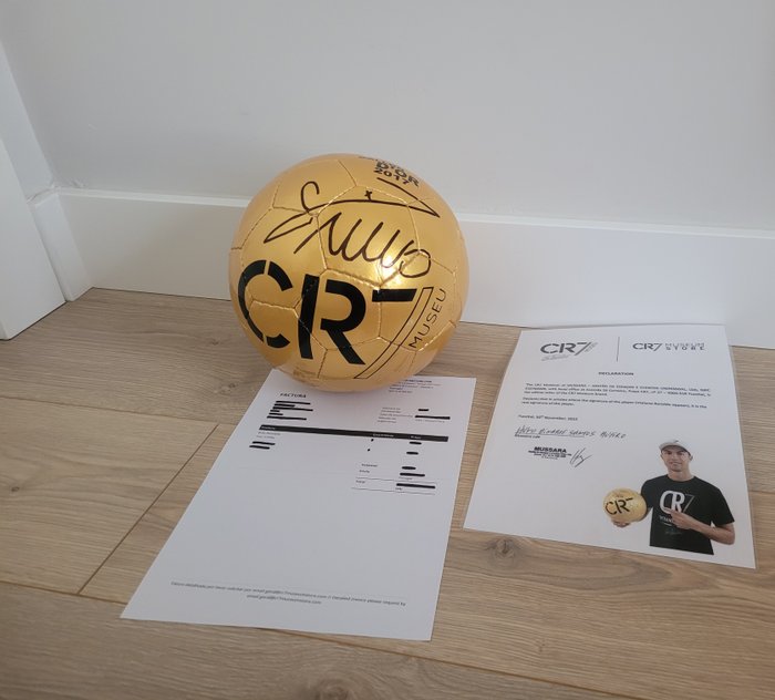 Cristiano Ronaldo. Golden Ball Signed by CR7 with Certificate. | Barnebys