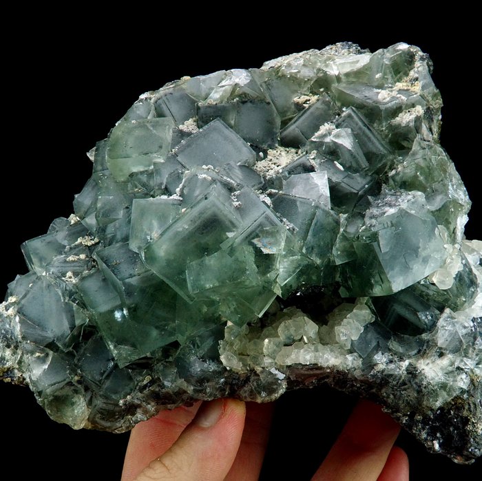 Fluorite (with clay phantom inclusions) and Quartz - Xianghuapu | Barnebys