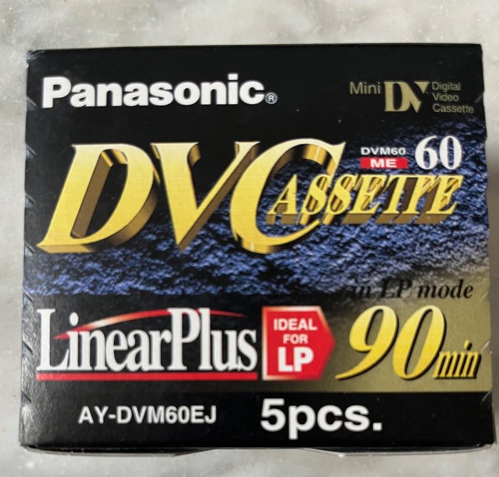 Panasonic AY-DVM60EJ Mini DV-DV camera | Barnebys