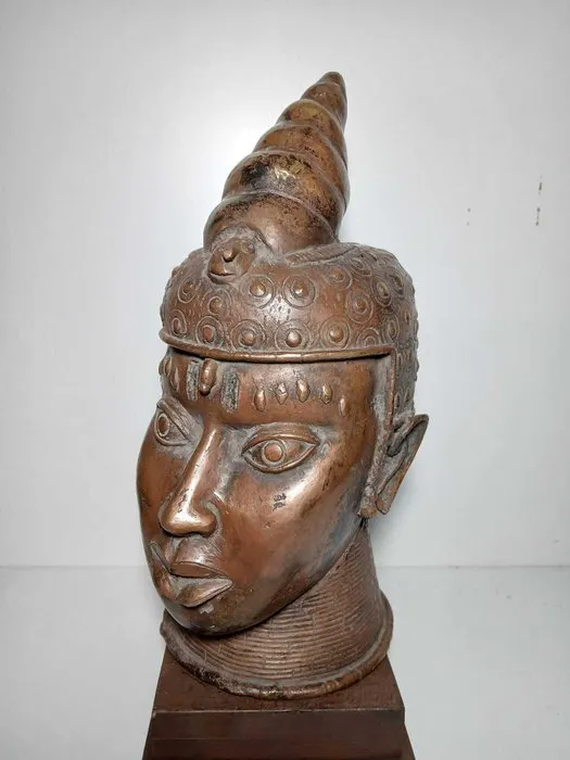 Magnificent head of the Oba of Benin. - Benin - Nigeria (No Reserve ...