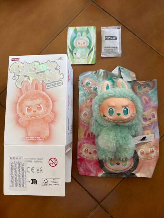 Pop Mart - Plush toy LABUBU BIG INTO ENERGY SERENITY - China | Barnebys