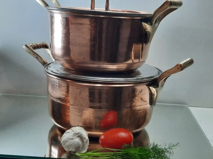 Kis hordozható fém hamuzó 5x5 cm, hozzá cigarettatartó és egy szivar ...