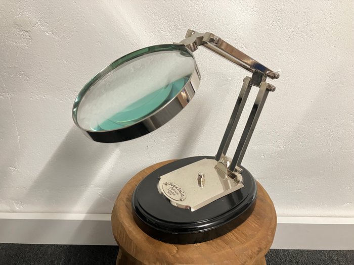 Magnifying glass - Opticians loop - 2020+ - Asia - Watts & Sons London ...