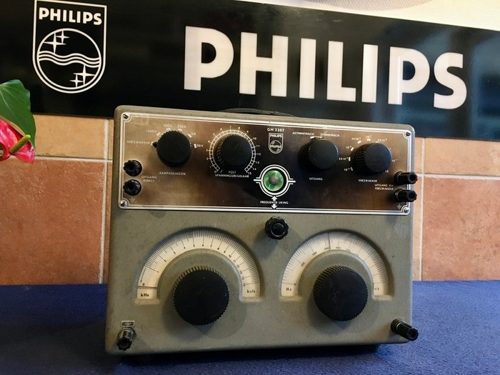 Philips - GM-2307 Tube LF signal generator Signal generator | Barnebys