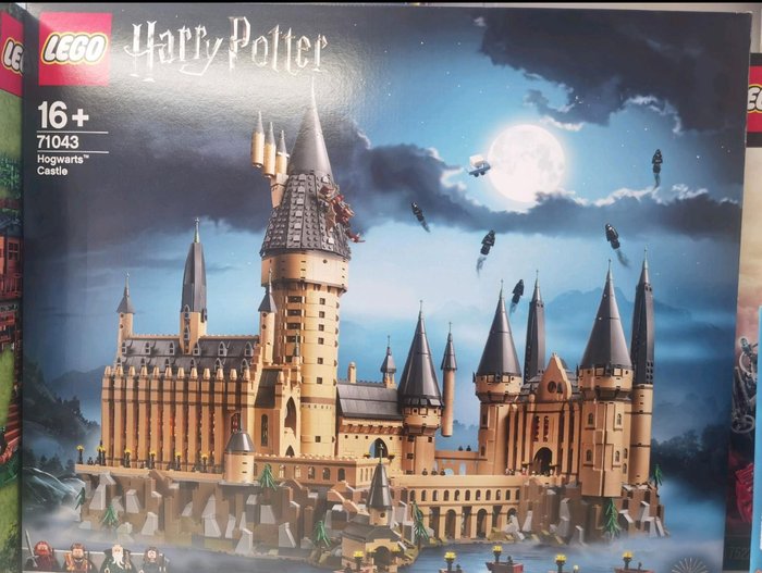 LEGO Set - Harry Potter - Hogwarts Castle UCS 71043 and the knight Bus ...