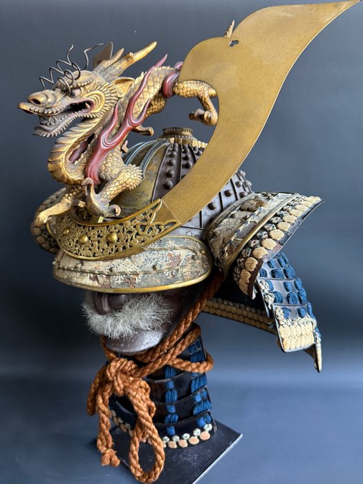 Kabuto - Japan - 1650-1700 Japanese Samurai kabuto with Menpo | Barnebys