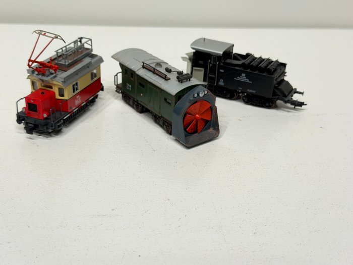 Klein Modellbahn H0 - Model train wagon (3) - Work wagons - snow ...