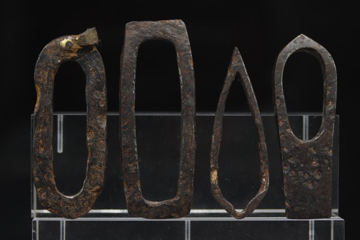 Medieval (Gothic) - 4 x Iron Hand Craft Military Fire-starter - 7.6 cm ...