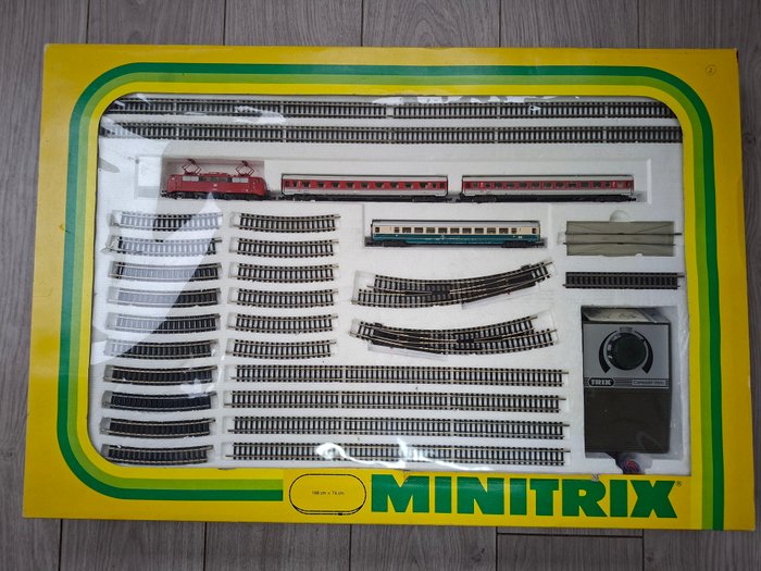 Minitrix N - 11092 - Starter set (1) - Big rail competition with IC ...