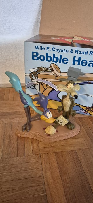 1996 Warner Brothers Wile E Coyote and Road Runner Bobble Head Figurine ...