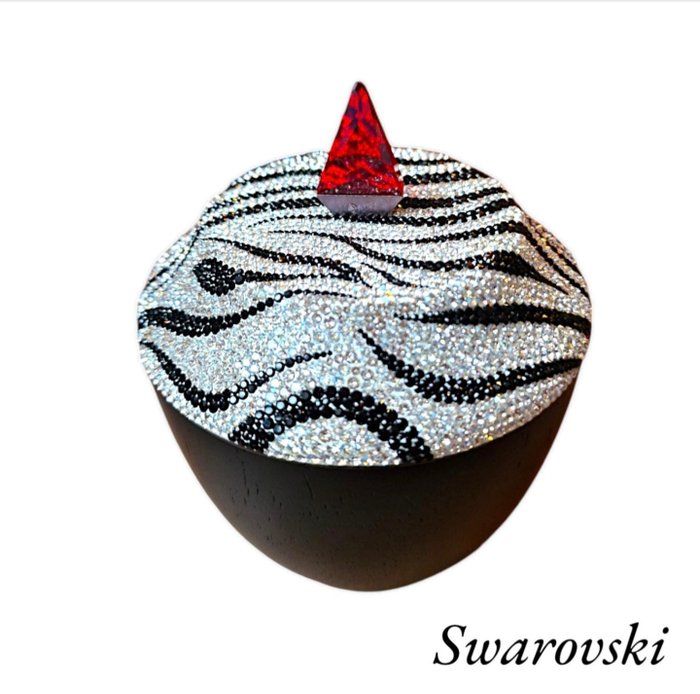 Nicoya-Chorotega Ceramic Woman Figure with hands on hips. - 5 in | Barnebys