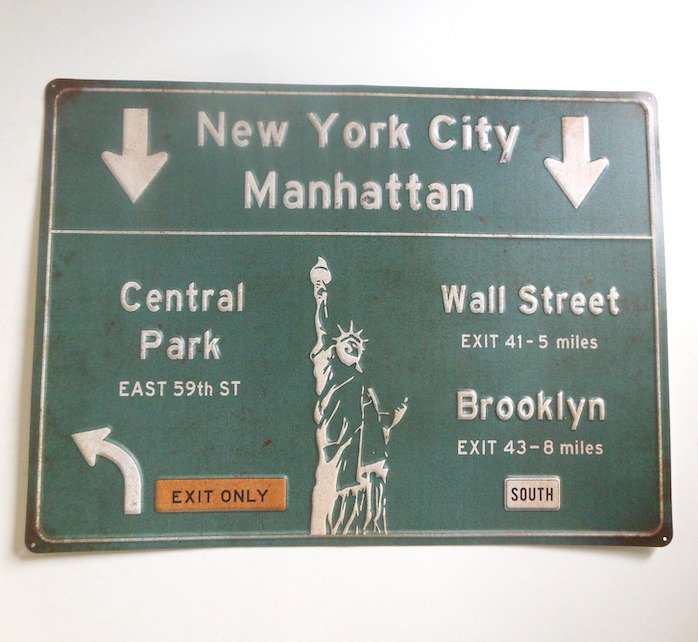 Road/traffic sign - New York City streetsign - Sheet metal | Barnebys